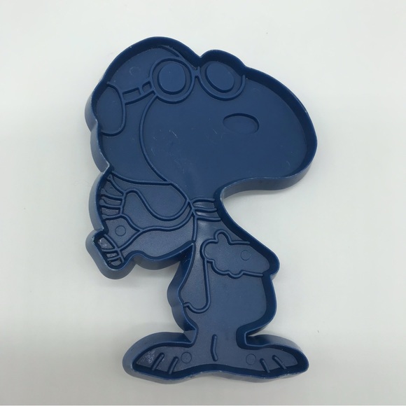 Peanuts | Kitchen | Vintage Peanuts Snoopy Aviator Cookie Cutter Blue ...